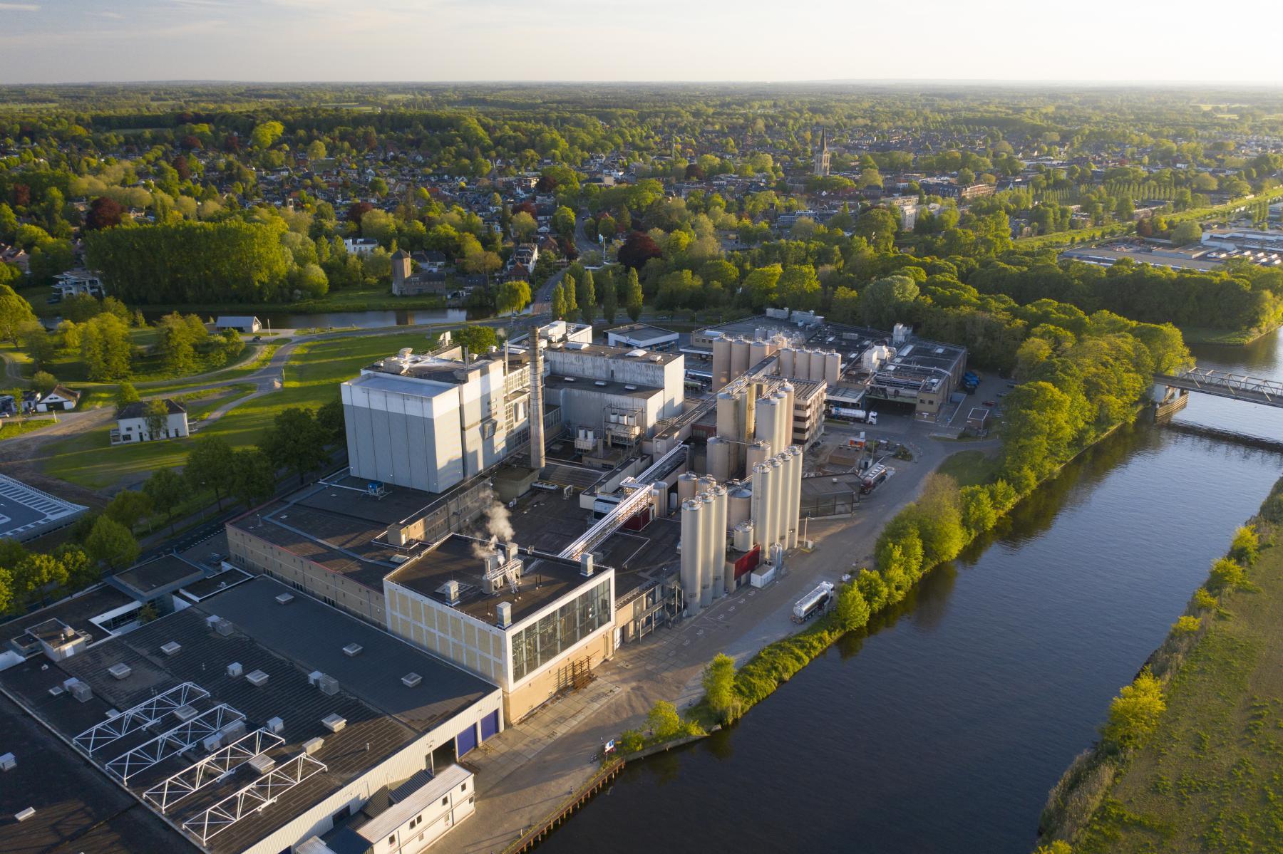Neem een kijkje in onze fabriek(en) in Lochem | FrieslandCampina Global ...